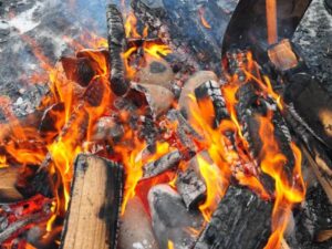 7 Pottery Firing Methods Commonly Used - With Images