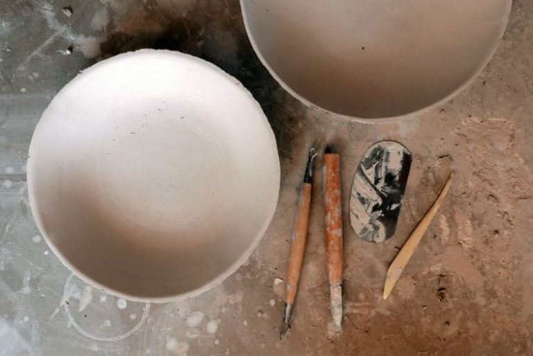 4 Ways to Rehydrate Bone Dry Clay Pots - What Works?