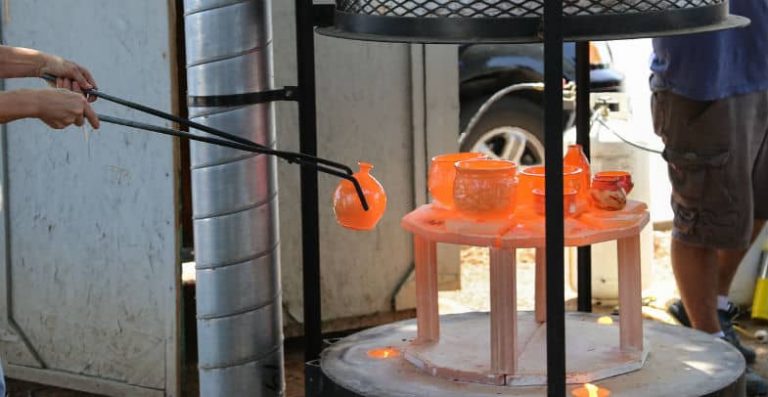 What is Raku Pottery? A Beginners Guide on How To Make Raku