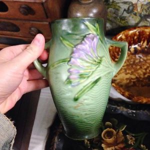 How to Identify Roseville Pottery - 5 Tell Tale Features